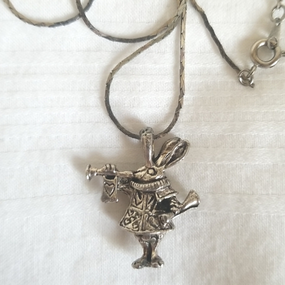 Silver Alice In Wonderland White Rabbit Necklace Gem Silver Alice In Wonderland White Rabbit Necklace Gem